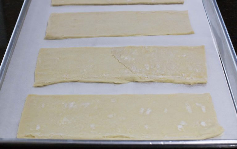 Easy Torta Pompadour Cake with Puff Pastry - Pilar's Chilean Food & Garden